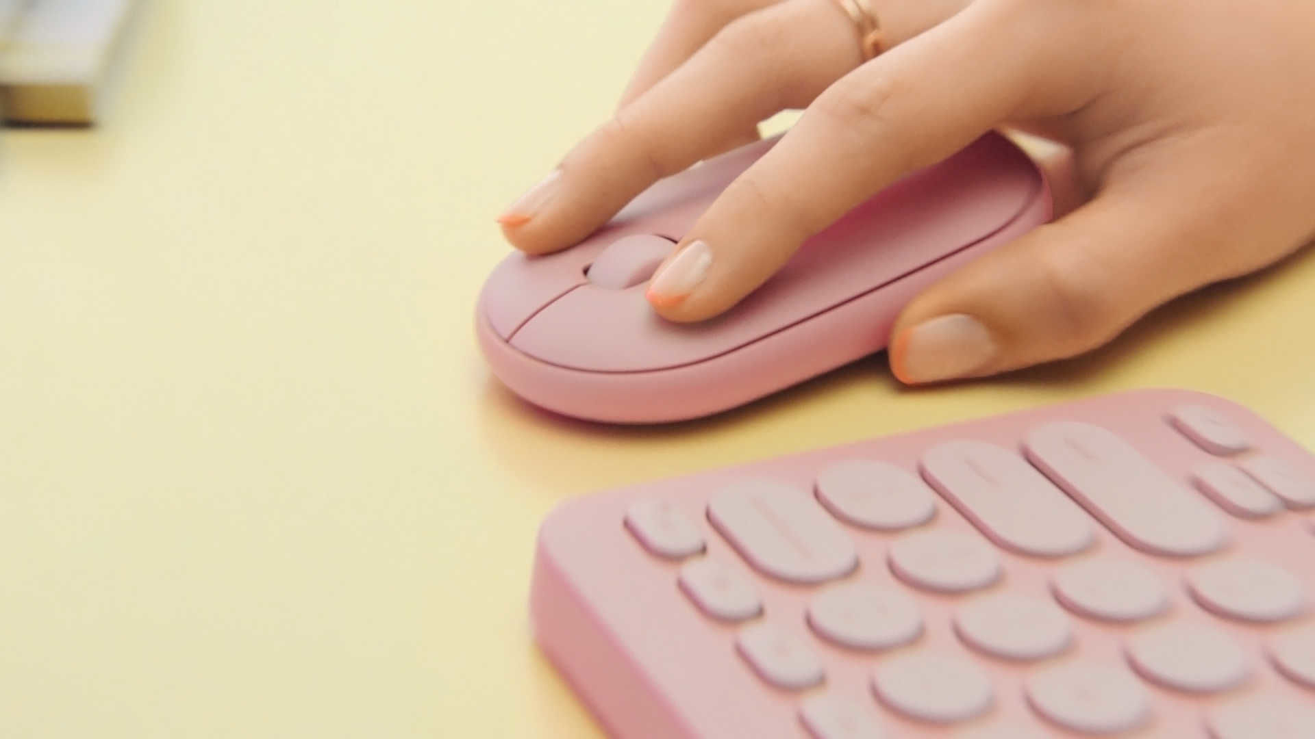 LOGITECH Pebble Mouse 2 M350s Roze kopen? | MediaMarkt