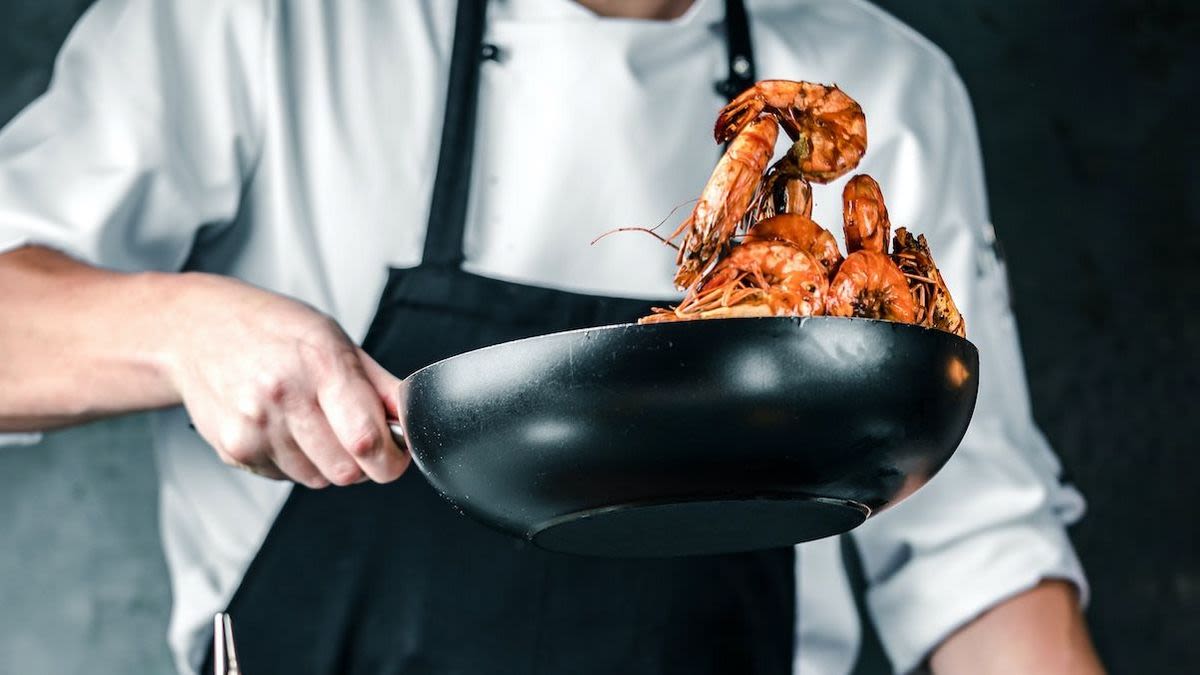 Kochen mit dem Wok: Backen, Räuchern und mehr | MediaMagazin